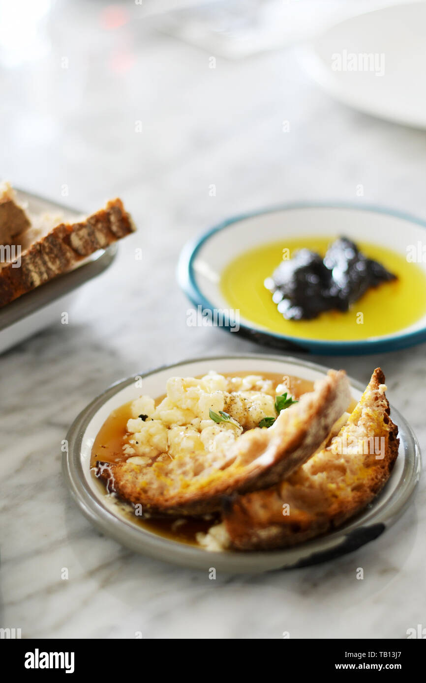 Daily fresh bread hi-res stock photography and images - Alamy