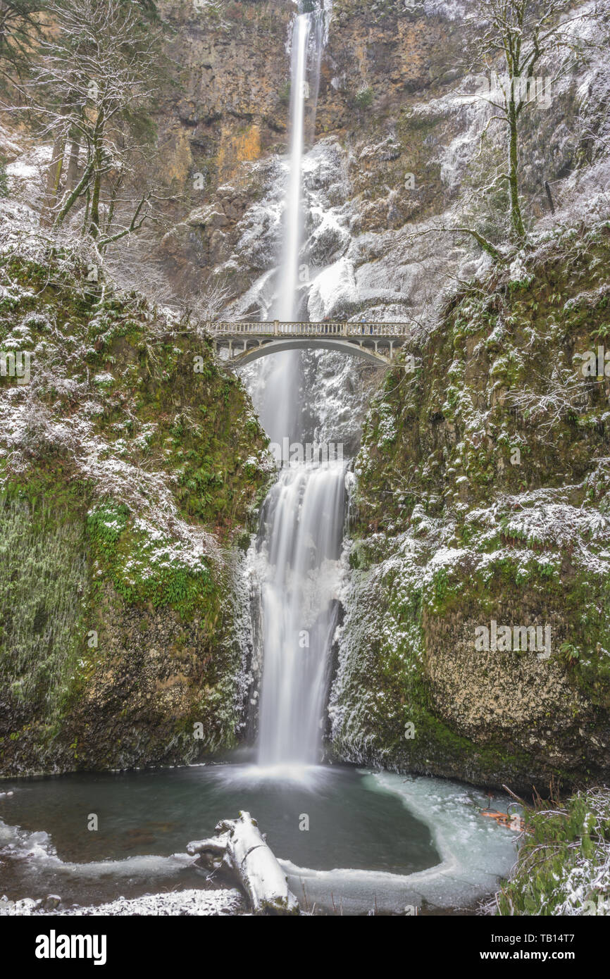 Multnomah falls ice hi-res stock photography and images - Alamy