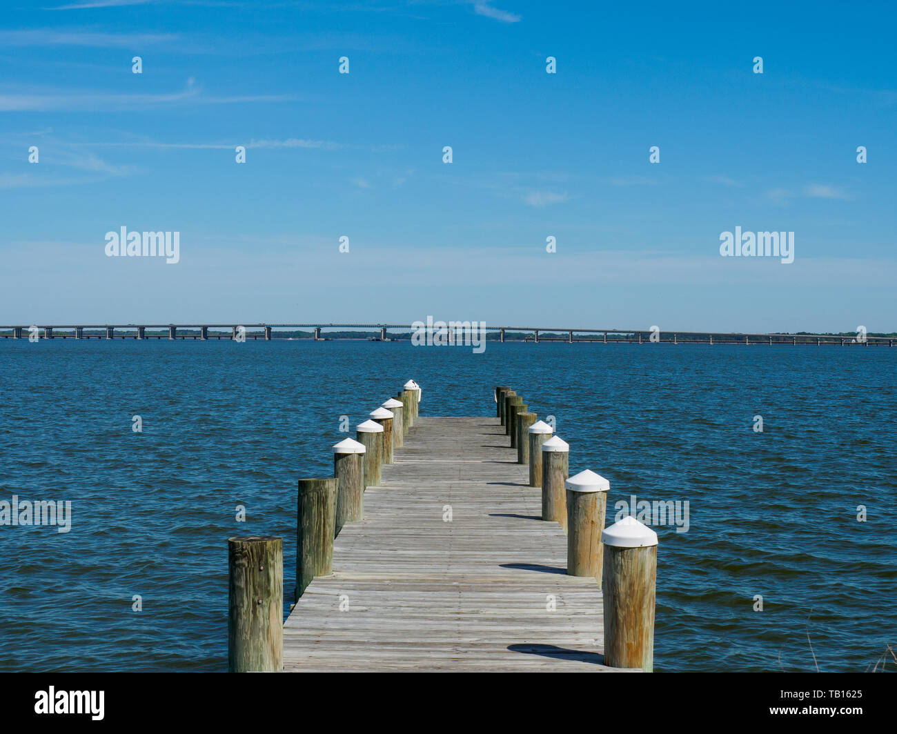 Bridge pier jetty beach shore hi-res stock photography and images - Alamy