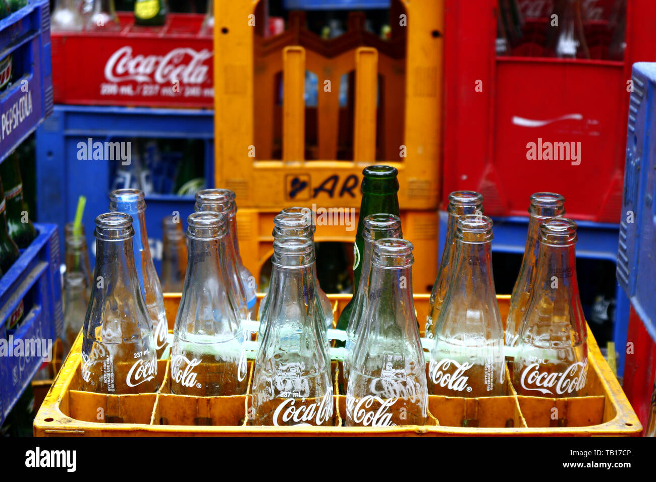 Empty soft drink bottles cases hi-res stock photography and images - Alamy