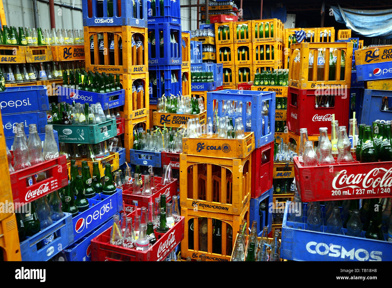 Empty soft drink bottles cases hi-res stock photography and images - Alamy