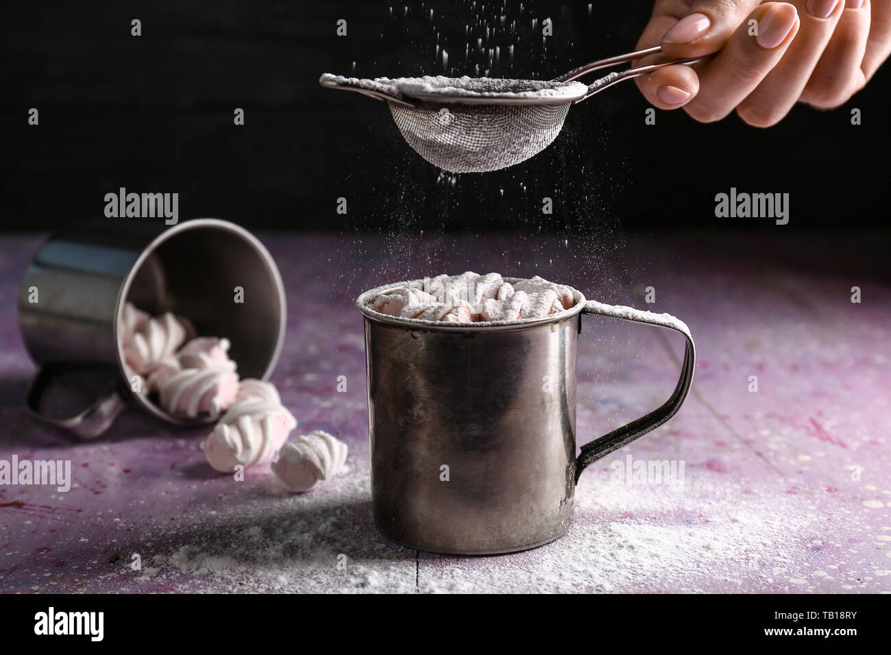 Hot chocolate sprinkling cocoa hi-res stock photography and images - Alamy