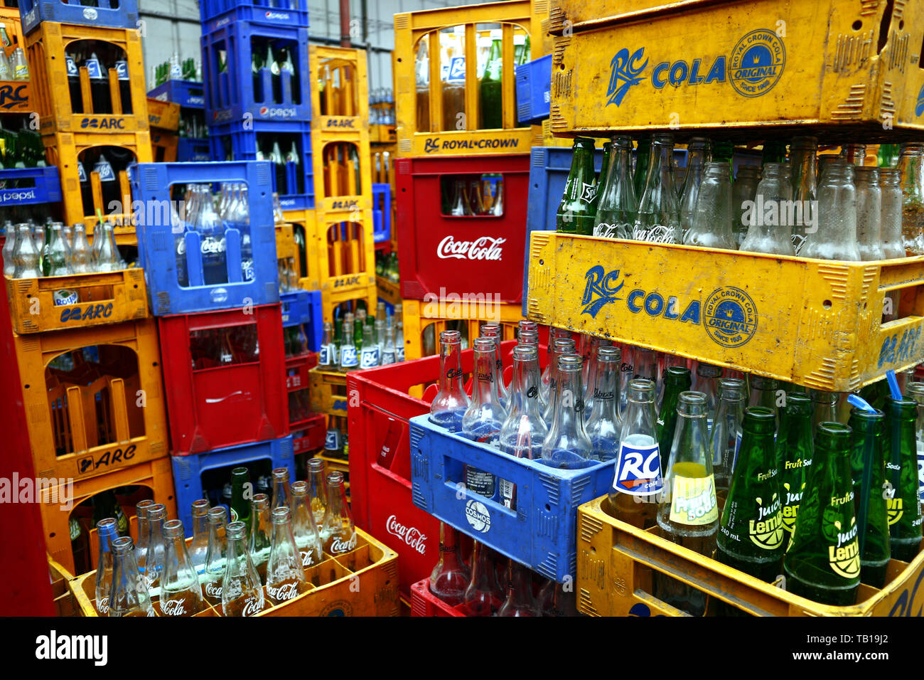 Empty soft drink bottles cases hi-res stock photography and images - Alamy Empty soft drink bottles cases hi-res stock photography and images - Alamy