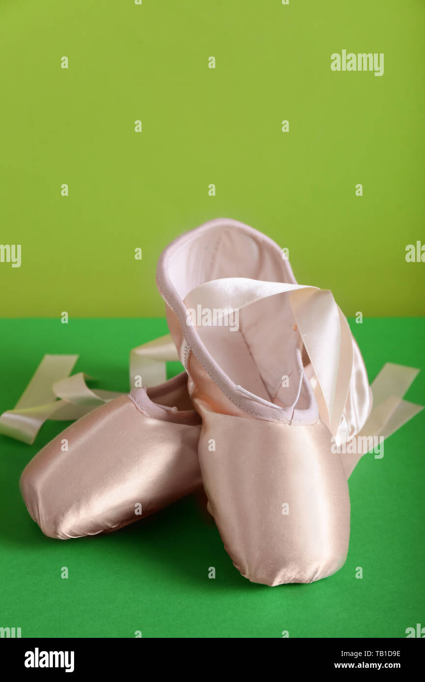 The green table ballet hi-res stock photography and images - Alamy