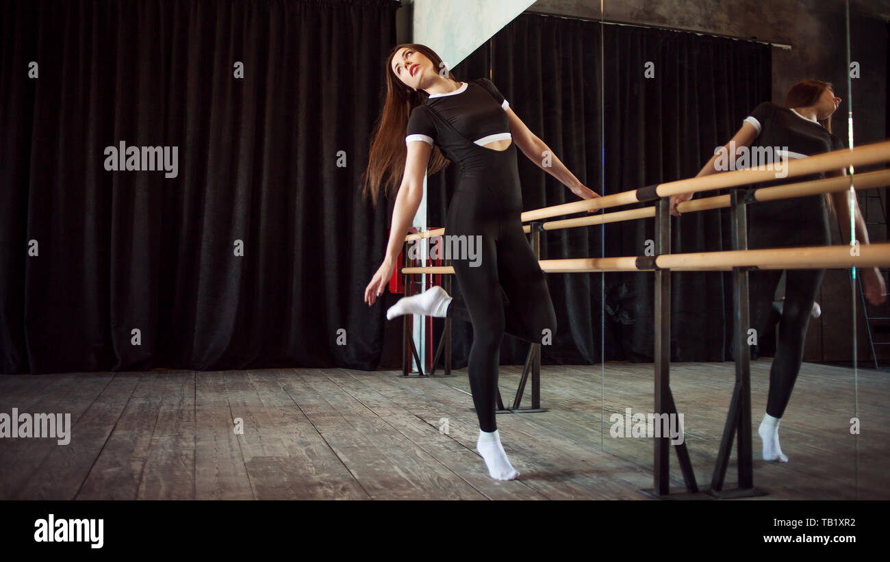 Ballet class barre hi-res stock photography and images - Alamy