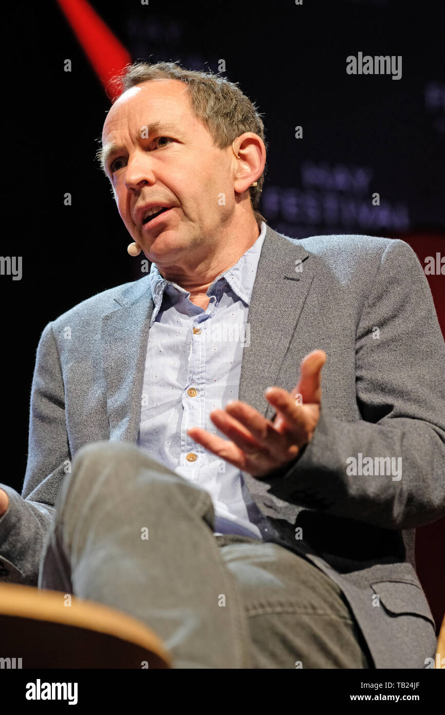 Mike berners lee 2019 hi-res stock photography and images - Alamy