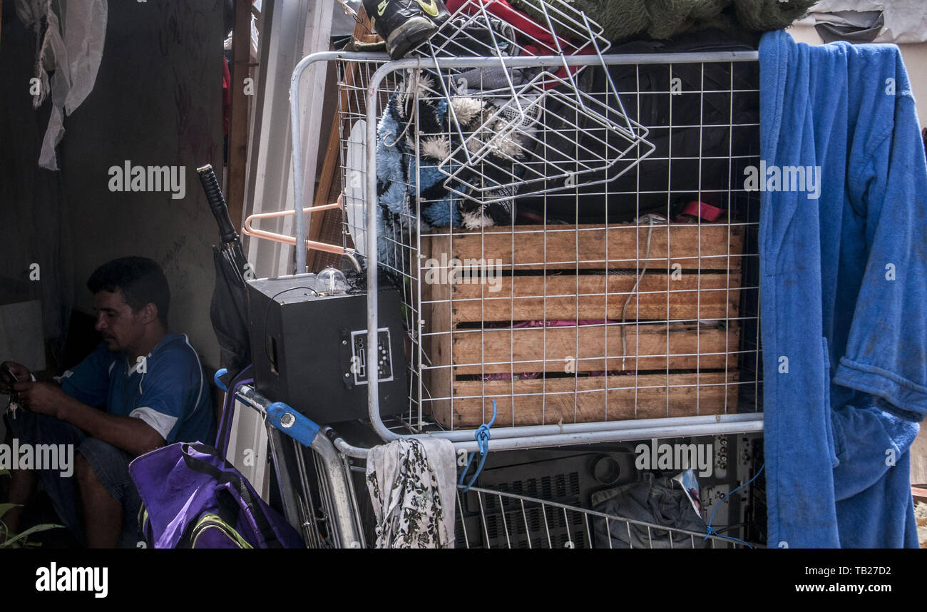 Cracolandia hi-res stock photography and images - Alamy