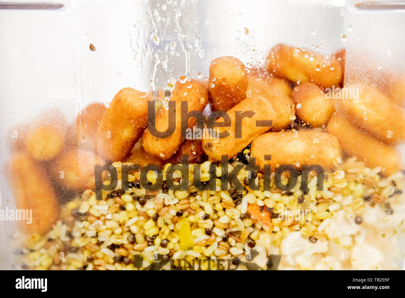 Berlin, Germany. 15th May, 2019. A transparent container with food ...