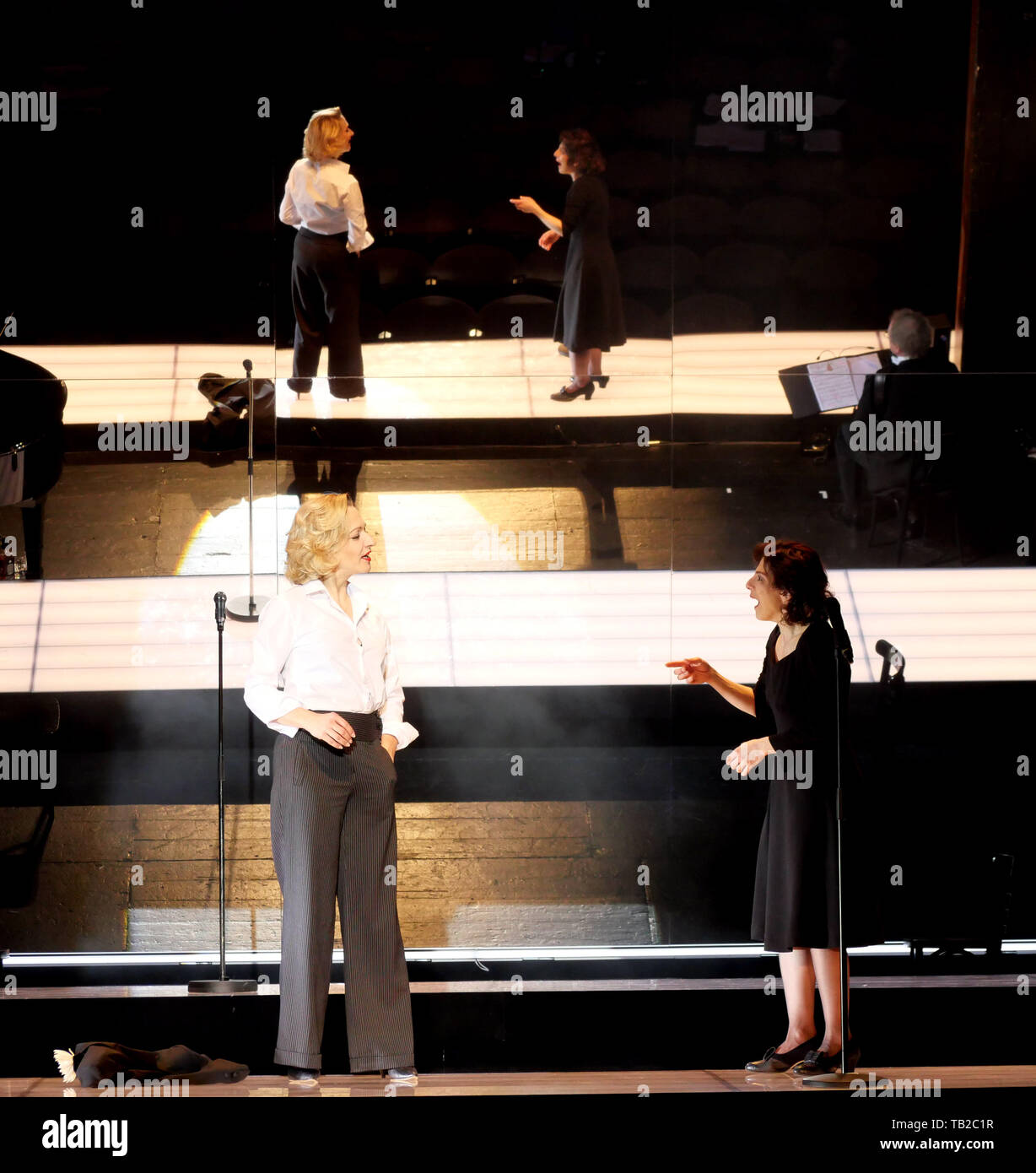 Marlene dietrich with edith piaf hi-res stock photography and images ...