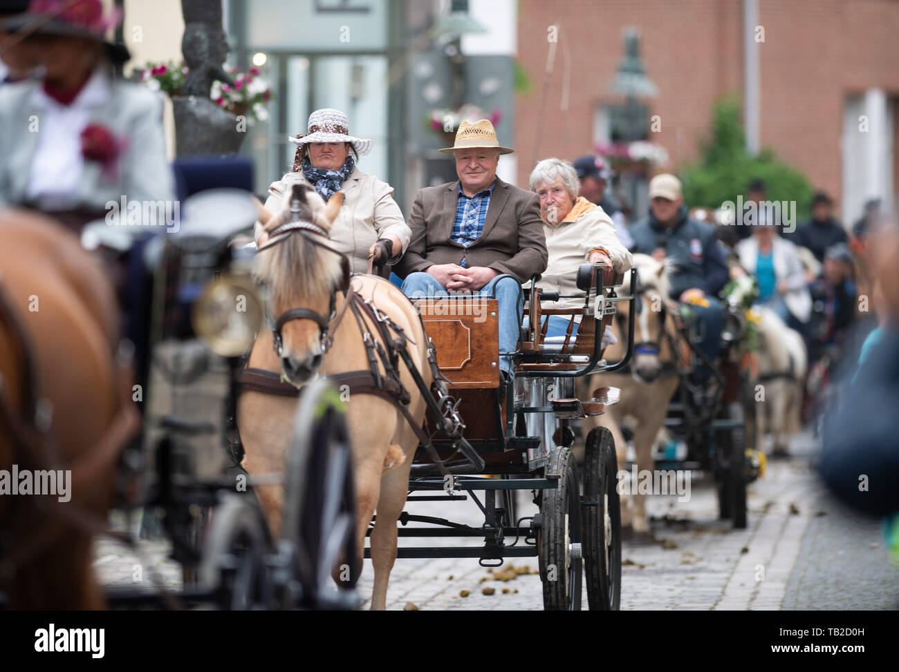 Telgte, Germany. 30th May, 2019. Carriage teams take part with a round ...