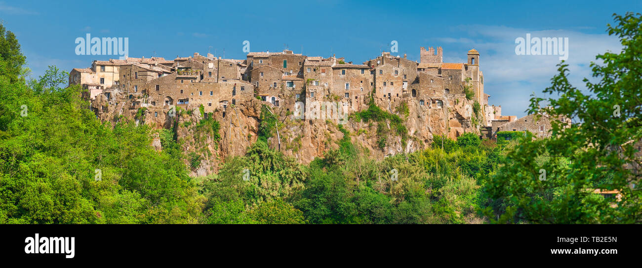 Calcata italy hi-res stock photography and images - Alamy