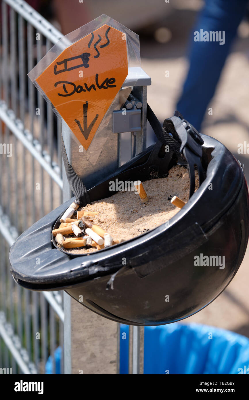 Ashtray with sand hi-res stock photography and images - Alamy