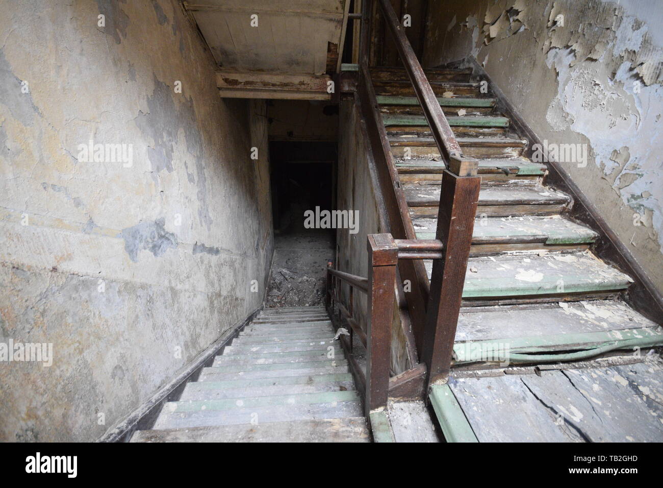 Derelict stairs hi-res stock photography and images - Alamy