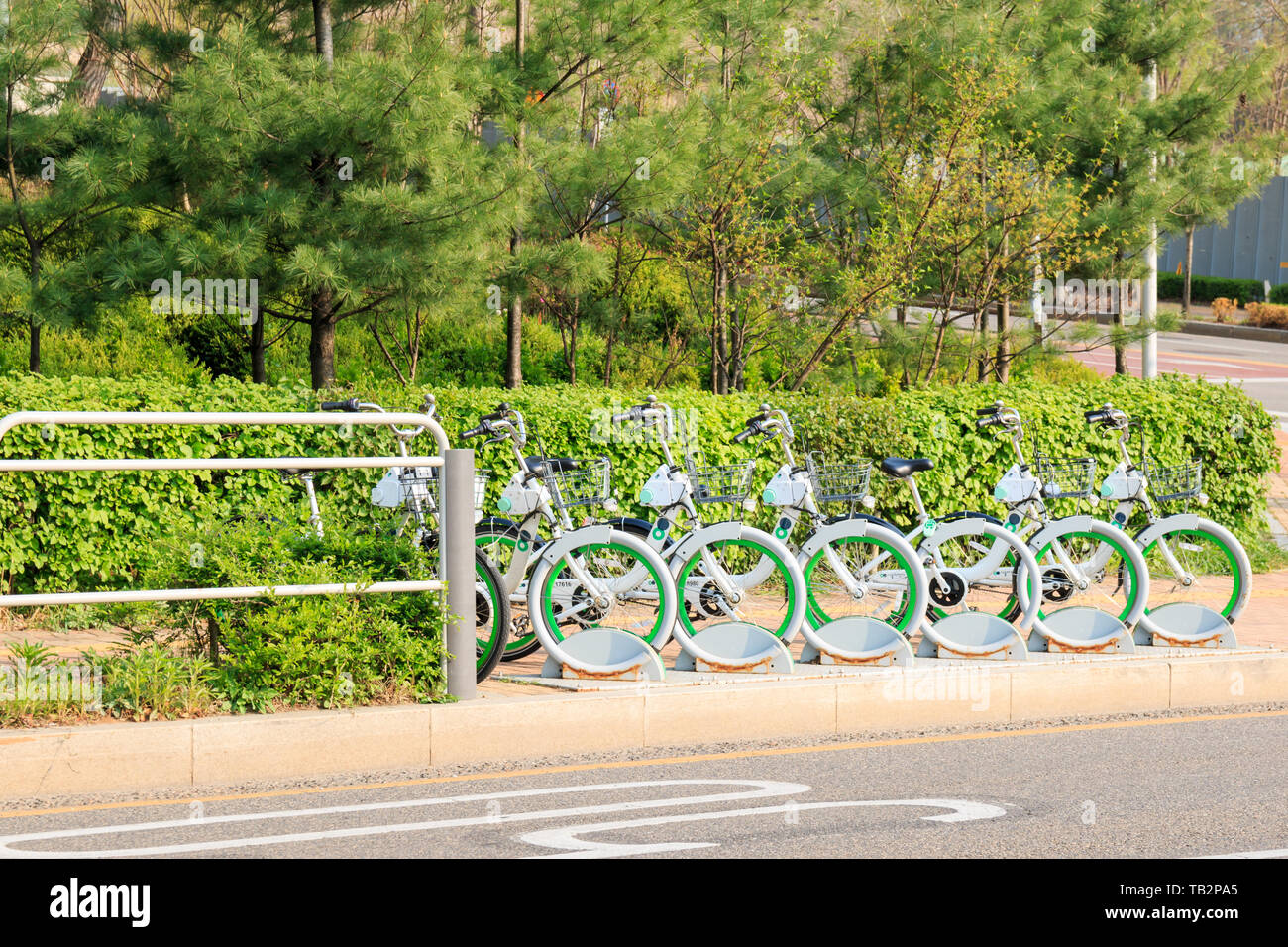 Seoul bike sharing system hi-res stock photography and images - Alamy