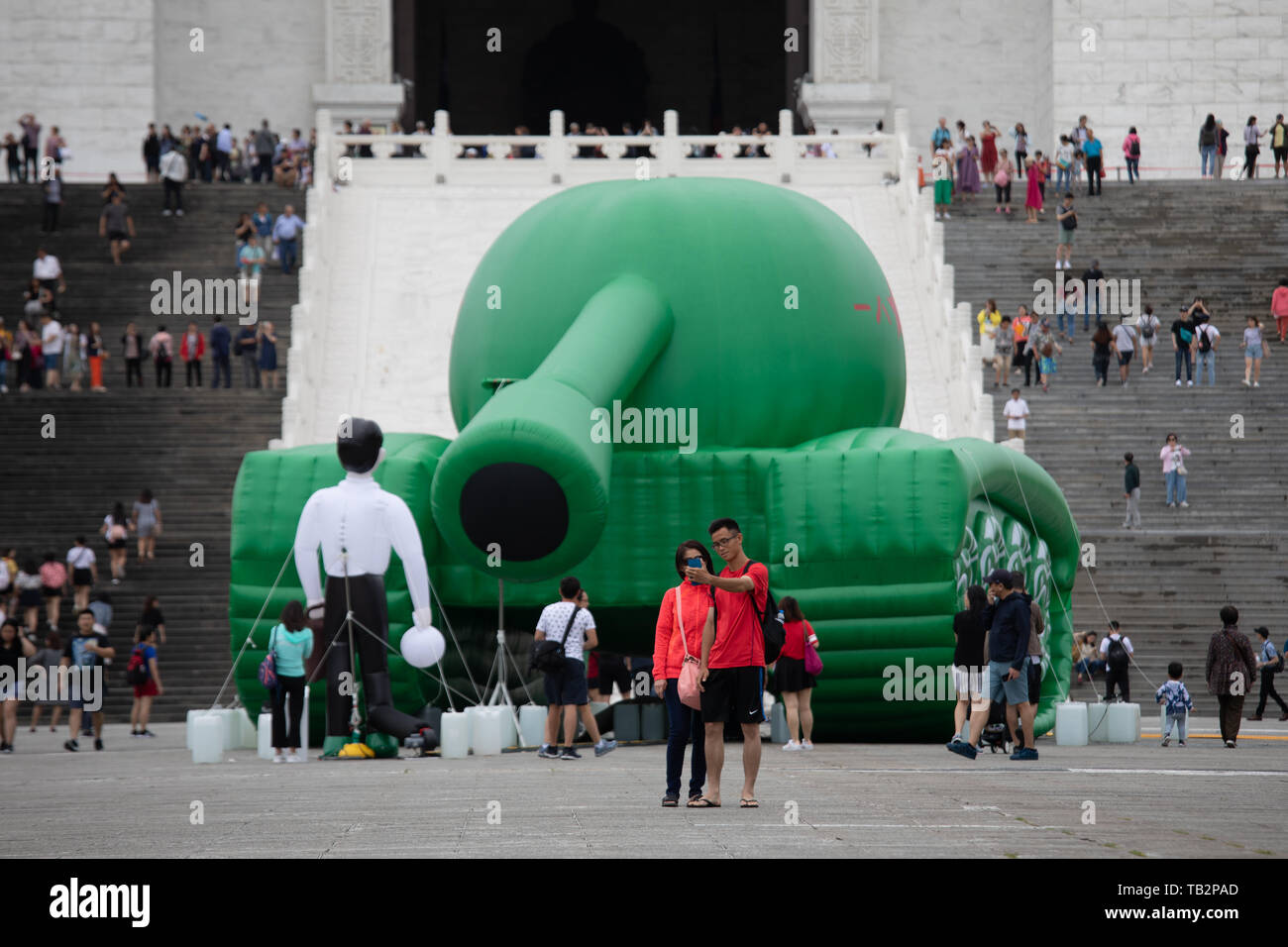 The tank man 1989 hi-res stock photography and images - Alamy