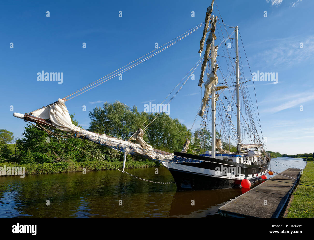 Brigantine ship hi-res stock photography and images - Alamy
