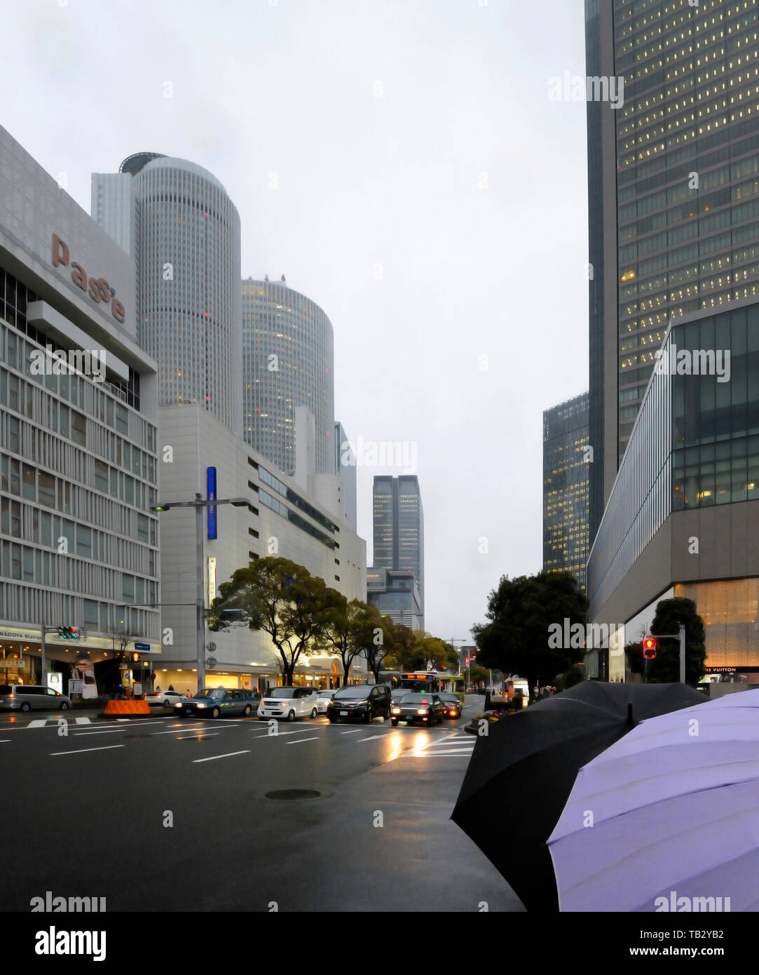 Rain umbrella city japan hi-res stock photography and images - Alamy