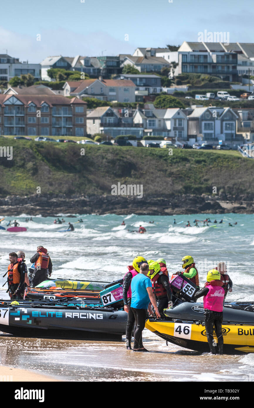 Crews and their ThunderCats gather at the start of the first race in ...