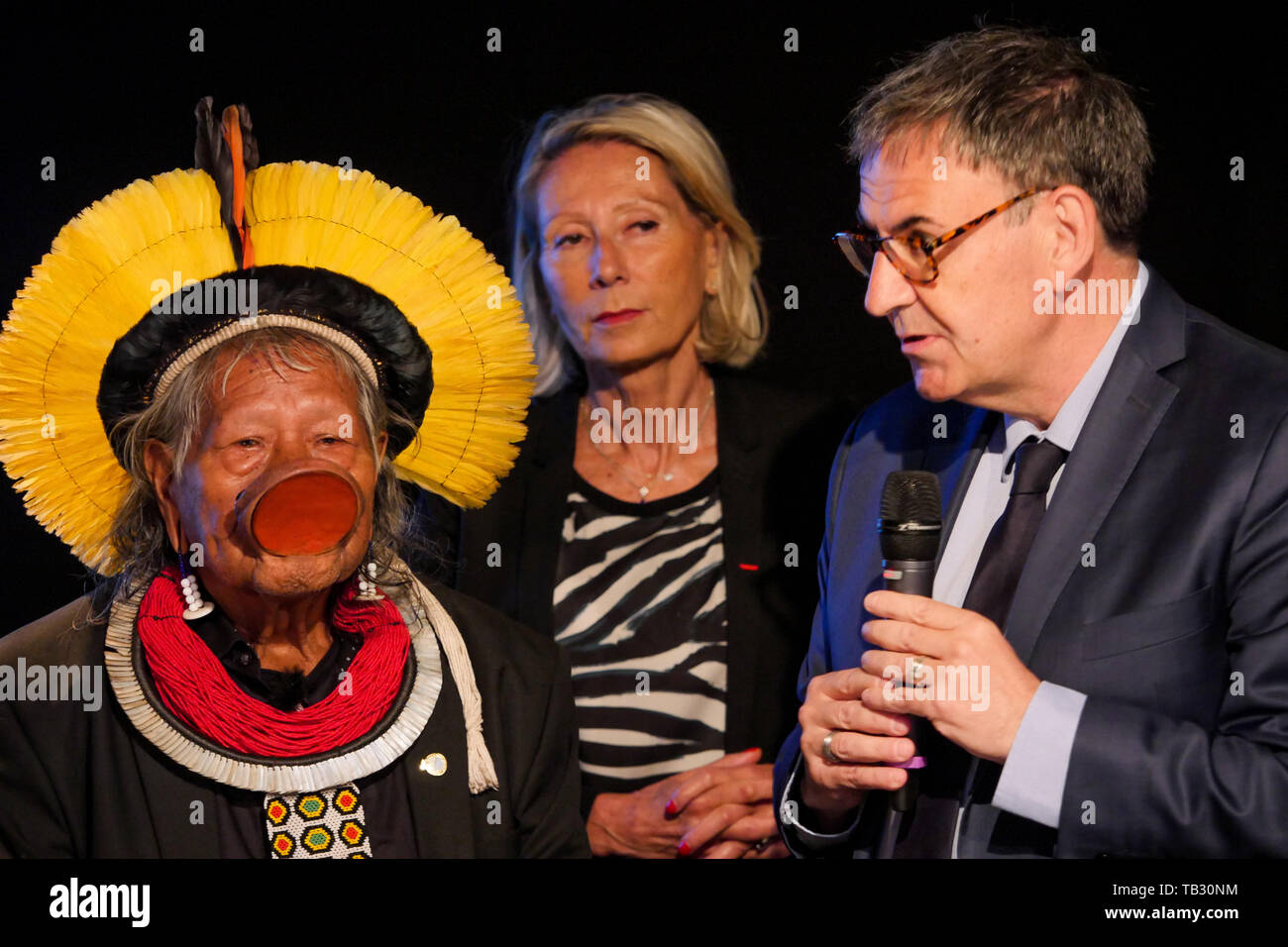 Chief Raoni attends press conference in Lyon, France Stock Photo - Alamy