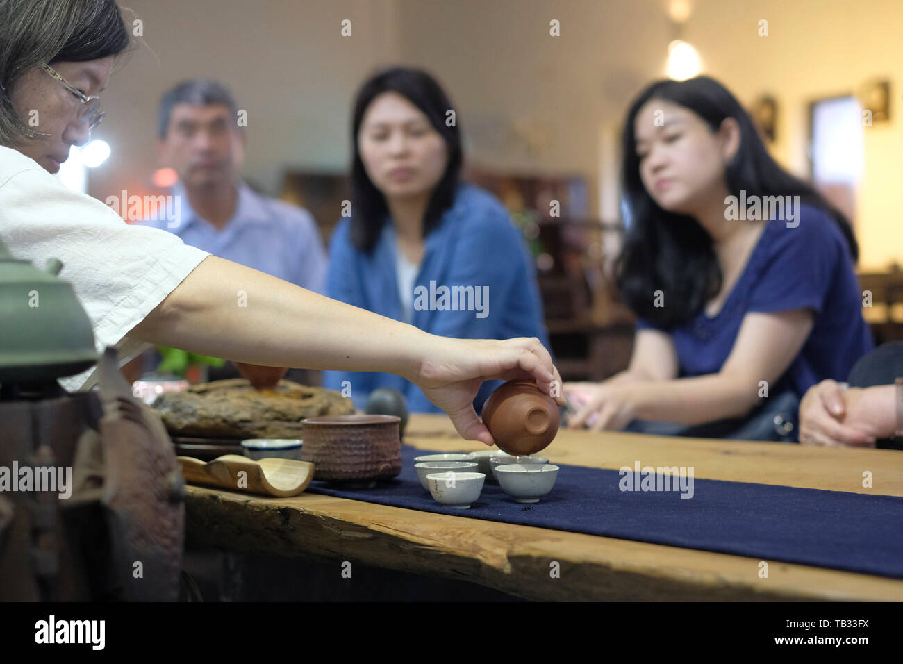People attend a tea tasting event in Taiwan Stock Photo - Alamy
