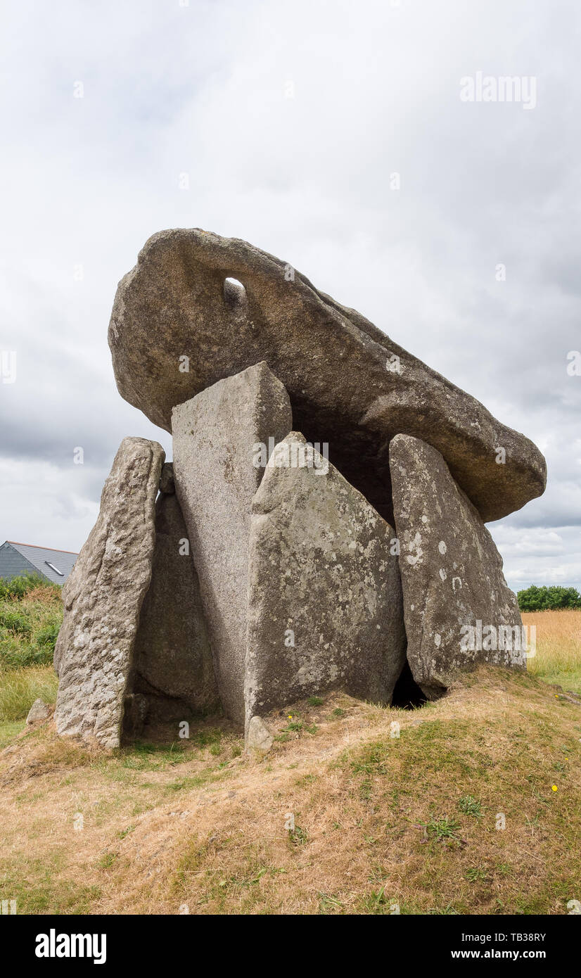 Trethevy quoit cornwall hi-res stock photography and images - Alamy