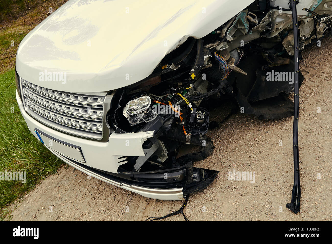 Frontal crash damage hi-res stock photography and images - Alamy