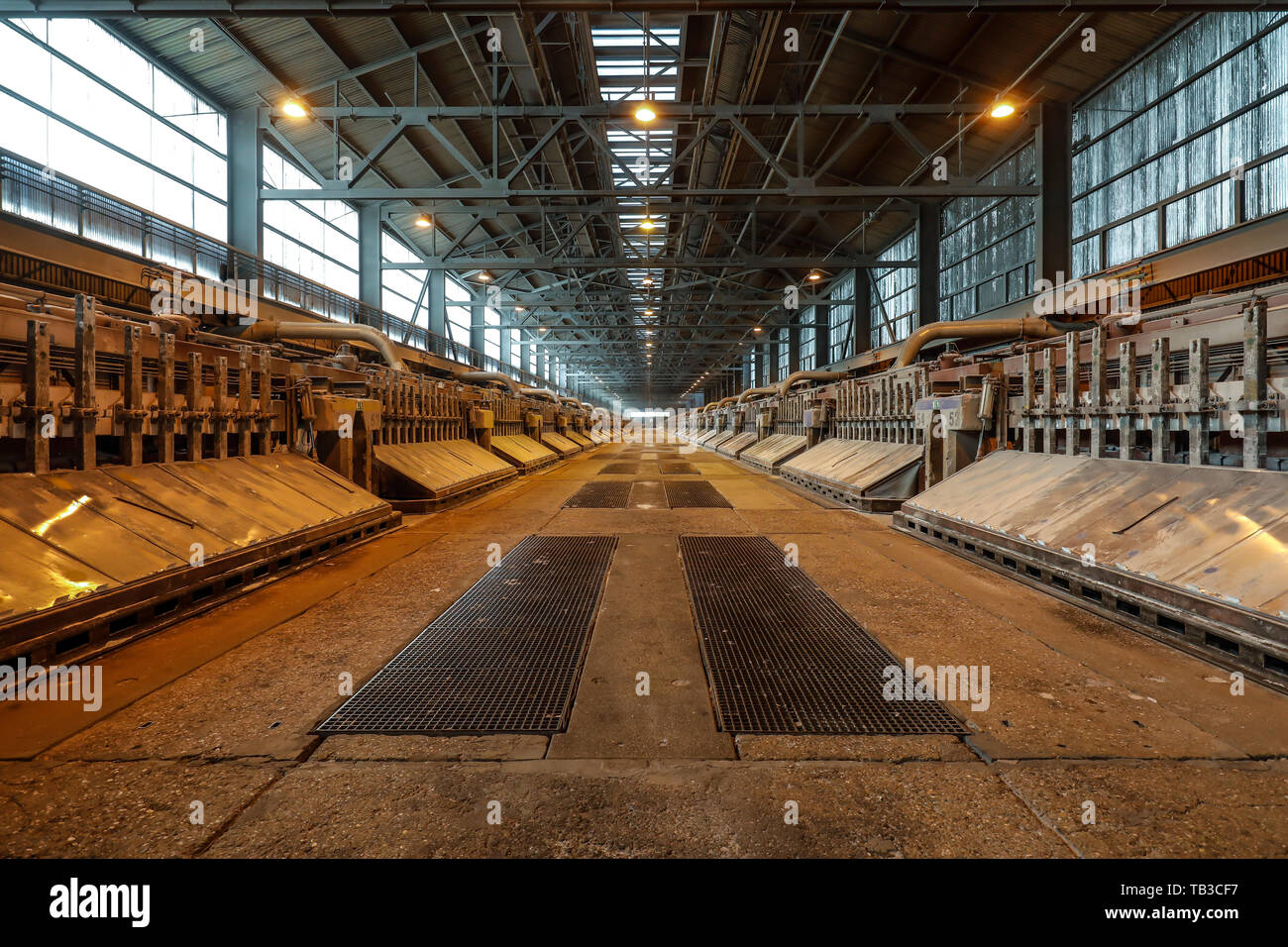 Trimet hi-res stock photography and images - Alamy