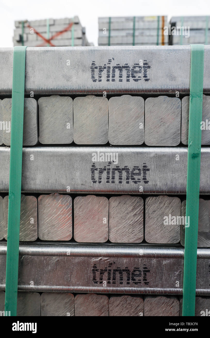 Aluminium ingots hi-res stock photography and images - Alamy