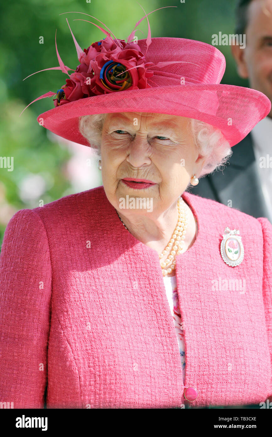Elisabeth ii portrait hi-res stock photography and images - Alamy