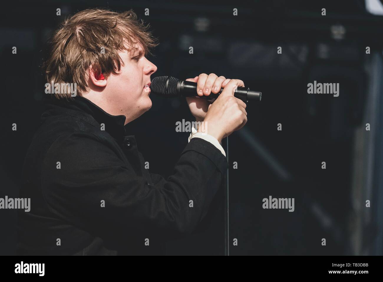 Lewis capaldi glastonbury hi-res stock photography and images - Alamy