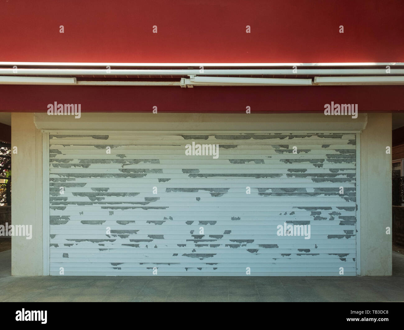 Roller shutter door sign hi-res stock photography and images - Alamy