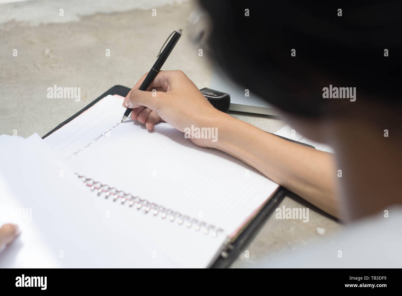 Close up back view man hi-res stock photography and images - Alamy