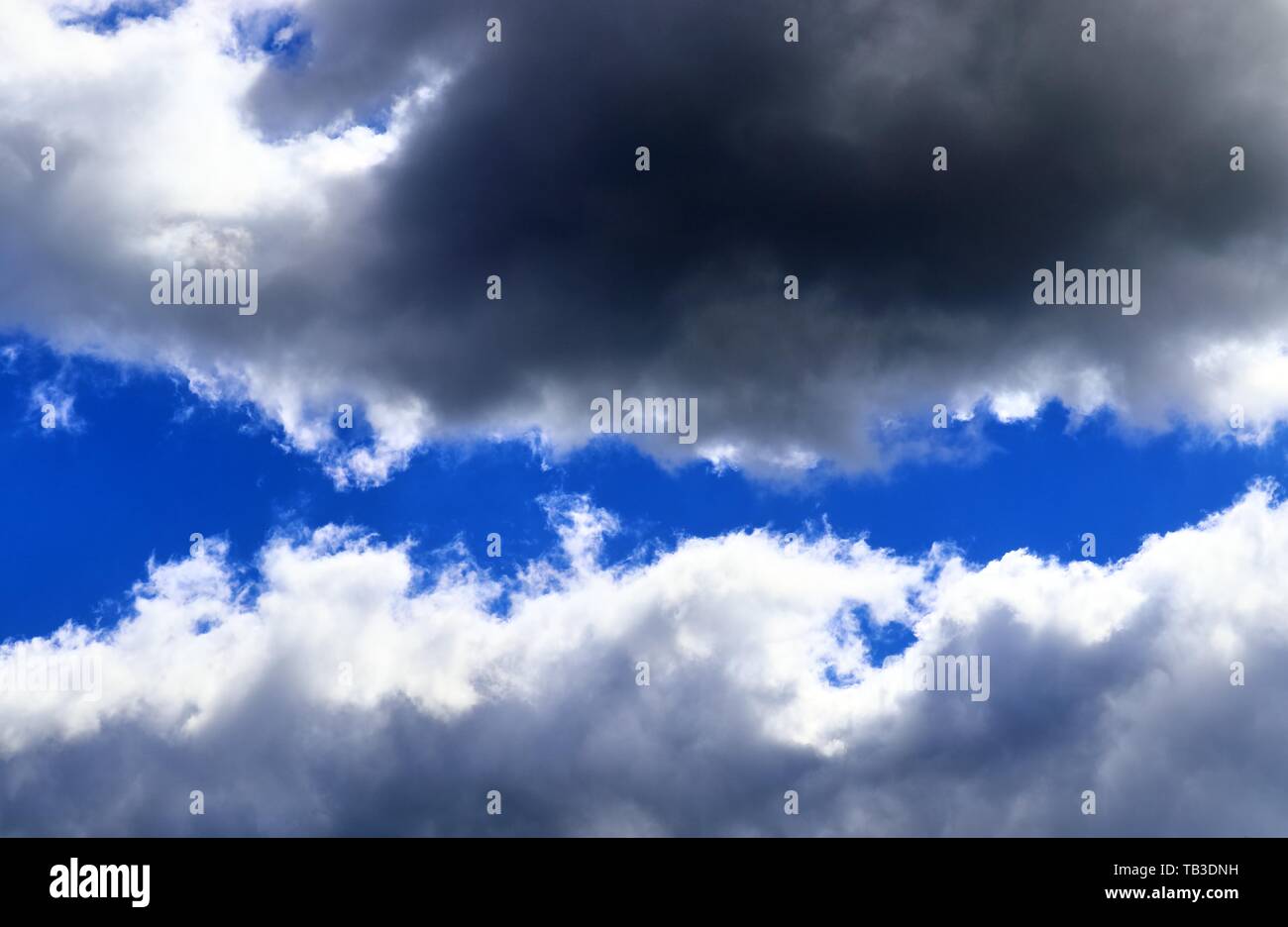 Cirrus clouds forming high hi-res stock photography and images - Alamy