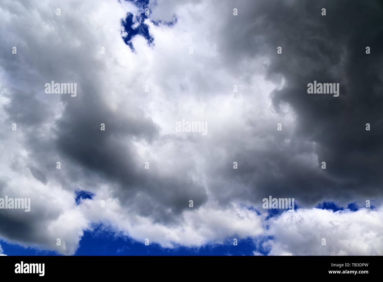 Dark clouds forming in the sky right before a thunderstorm Stock Photo ...