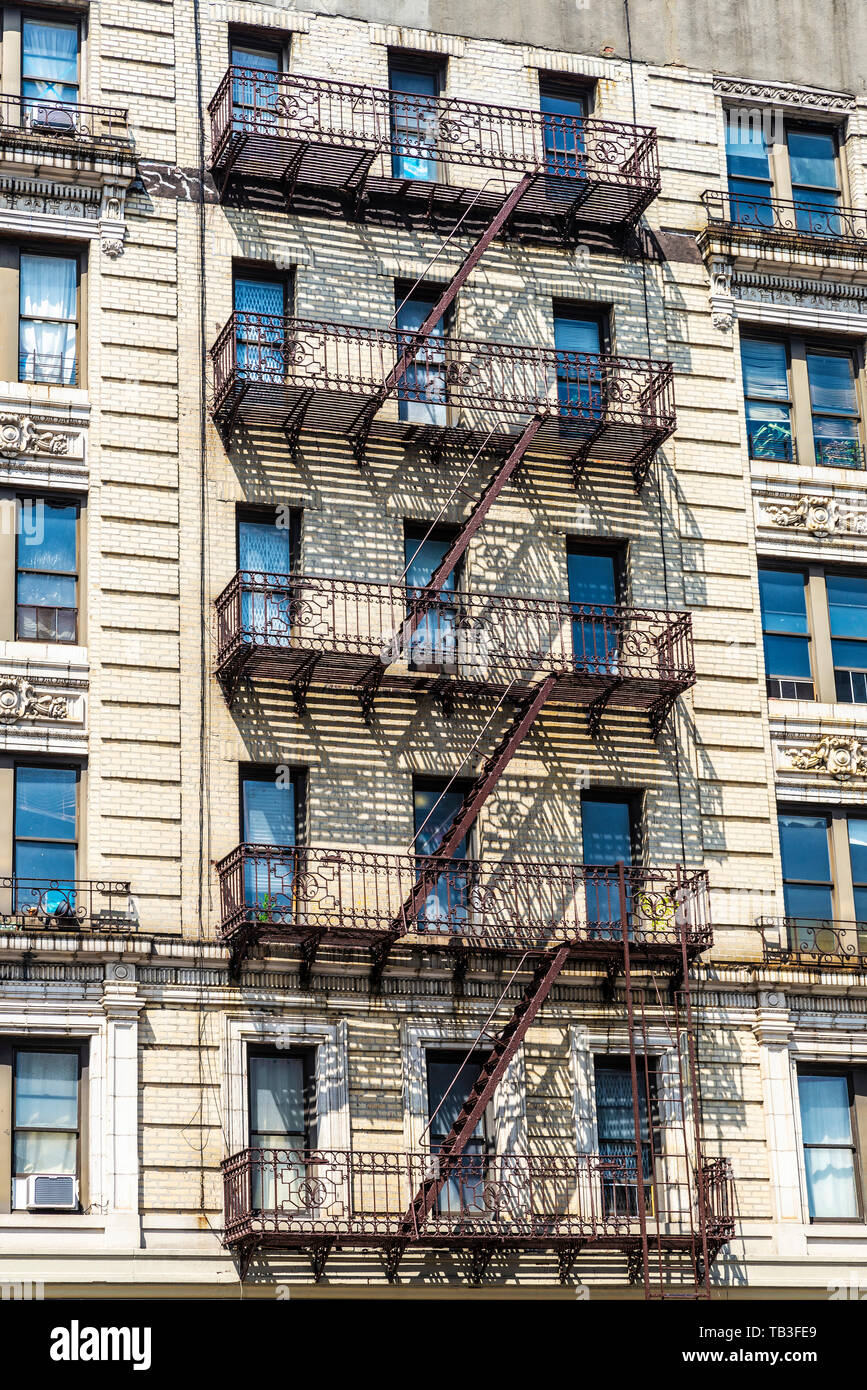 Classic fire escape stairs hi-res stock photography and images - Alamy