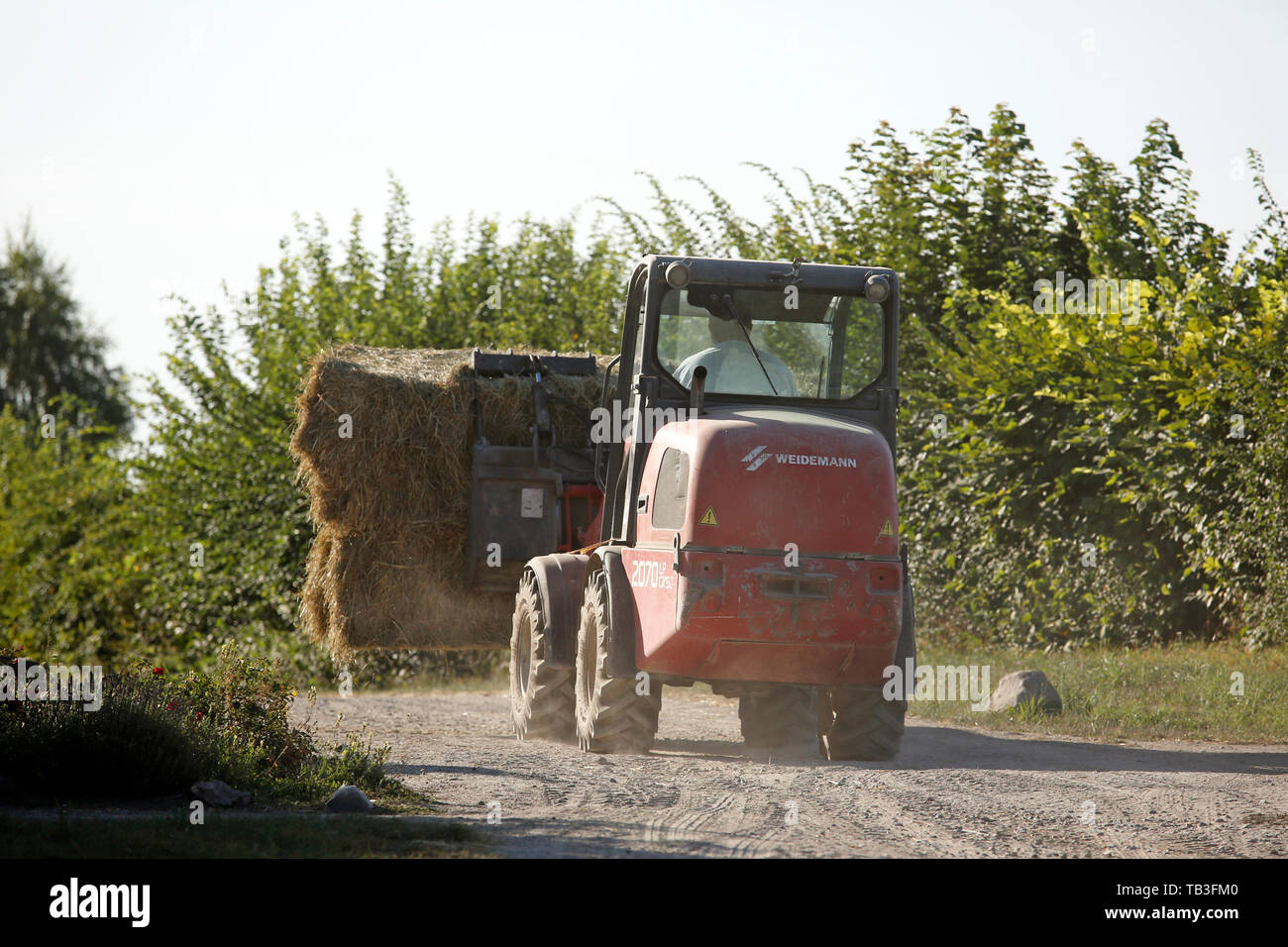 Roughage drive hi-res stock photography and images - Alamy