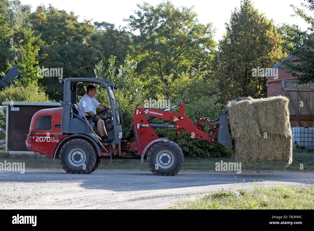 Roughage drive hi-res stock photography and images - Alamy