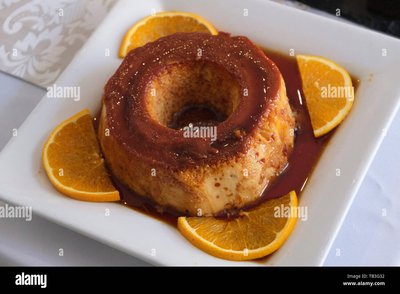 Caramel custard cake pudding hi-res stock photography and images - Alamy