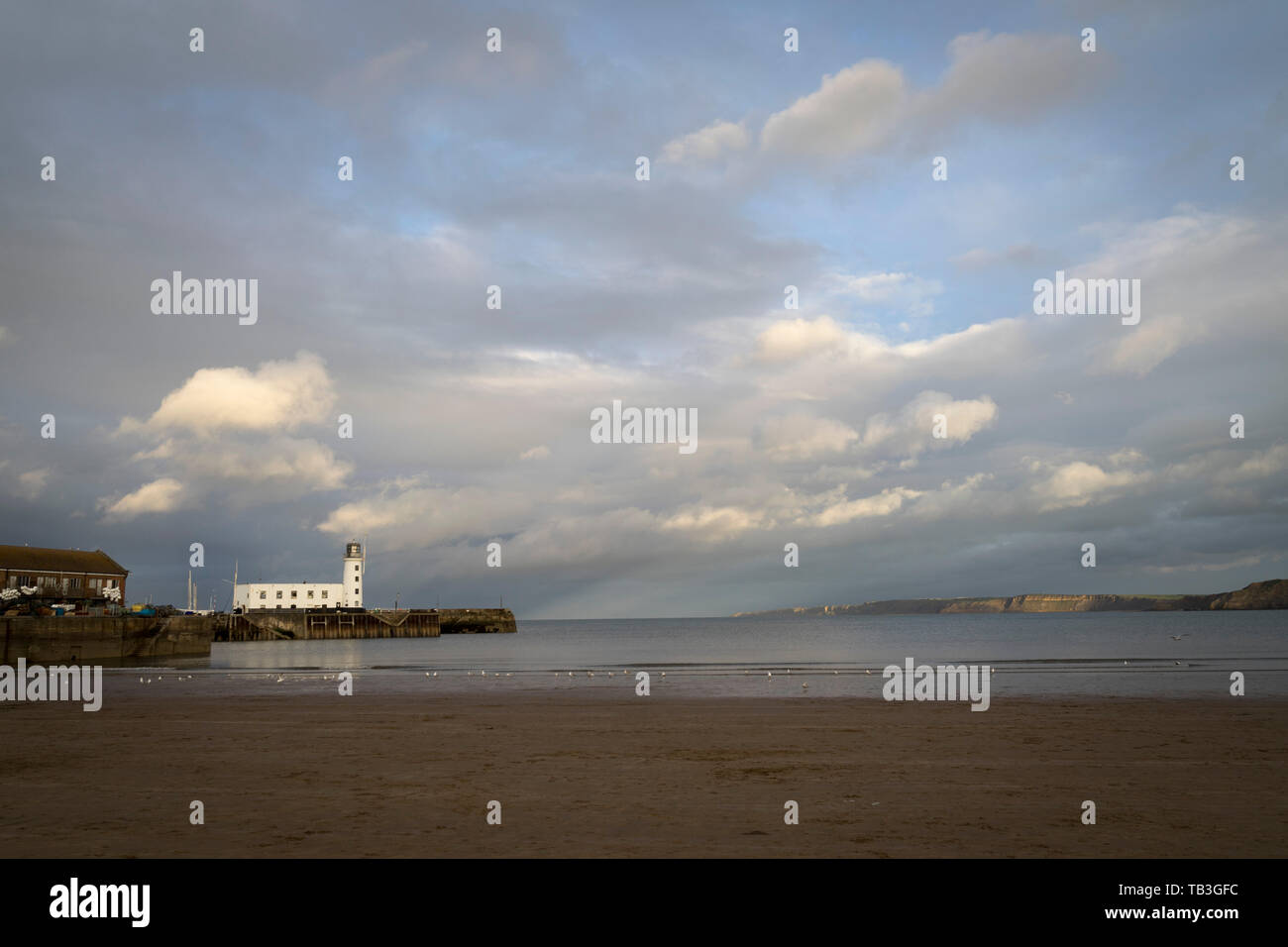 Scarborough Harbour Lighthouse - Yorkshire, England, UK Stock Photo - Alamy