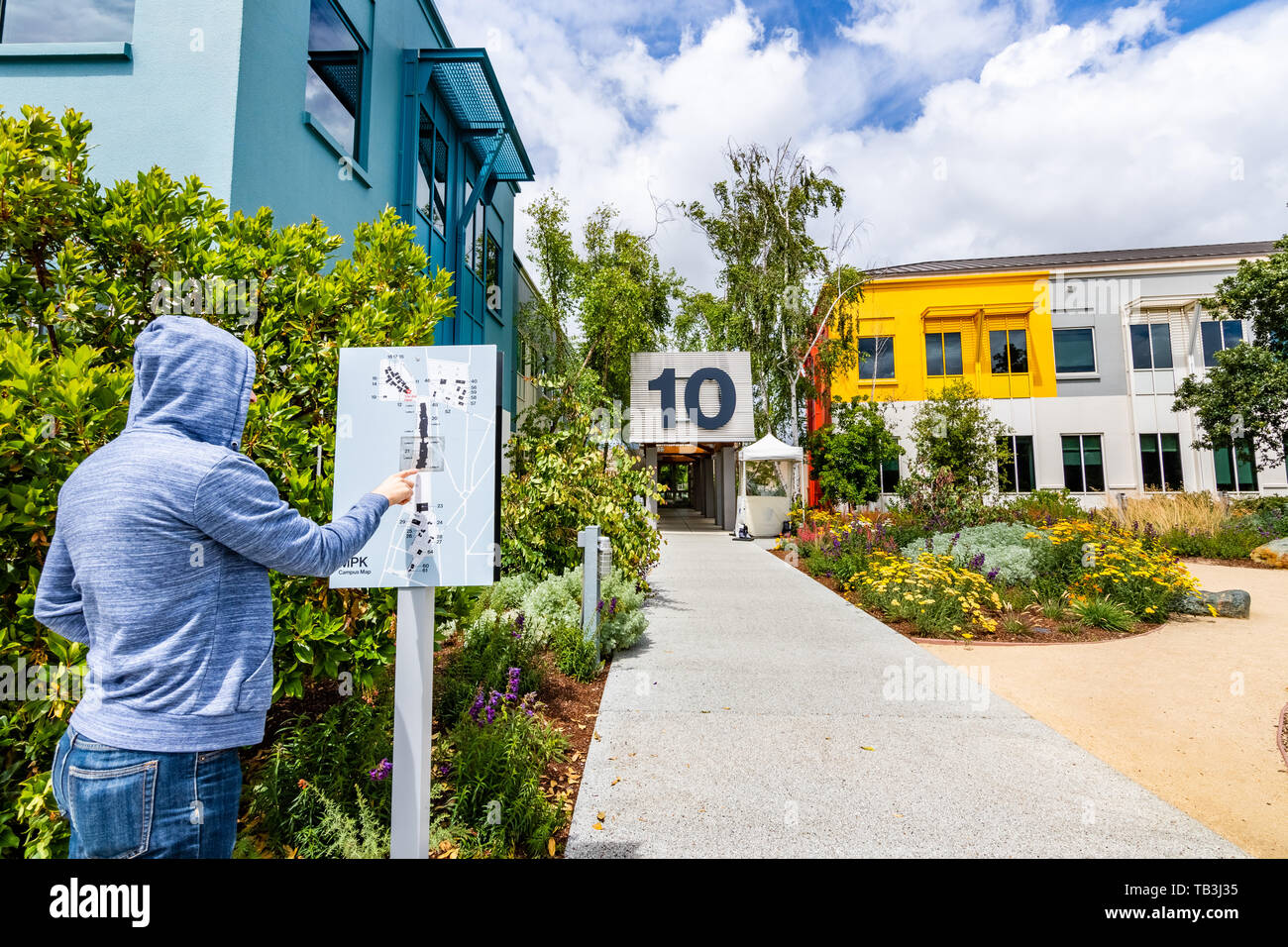 May 26, 2019 Menlo Park / CA / USA - Person indicating something on the ...