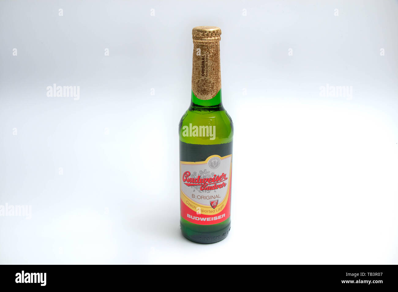 Budweiser tin cans hi-res stock photography and images - Alamy