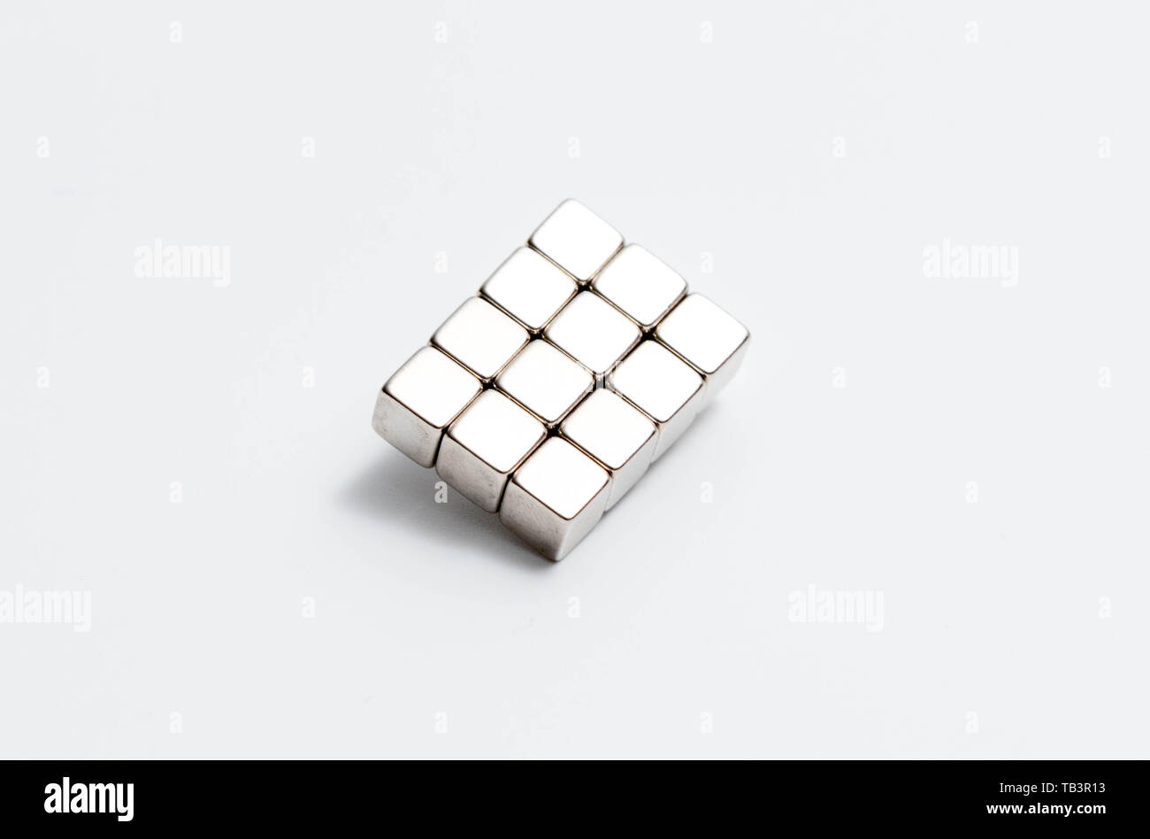 Strong magnets hi-res stock photography and images - Alamy