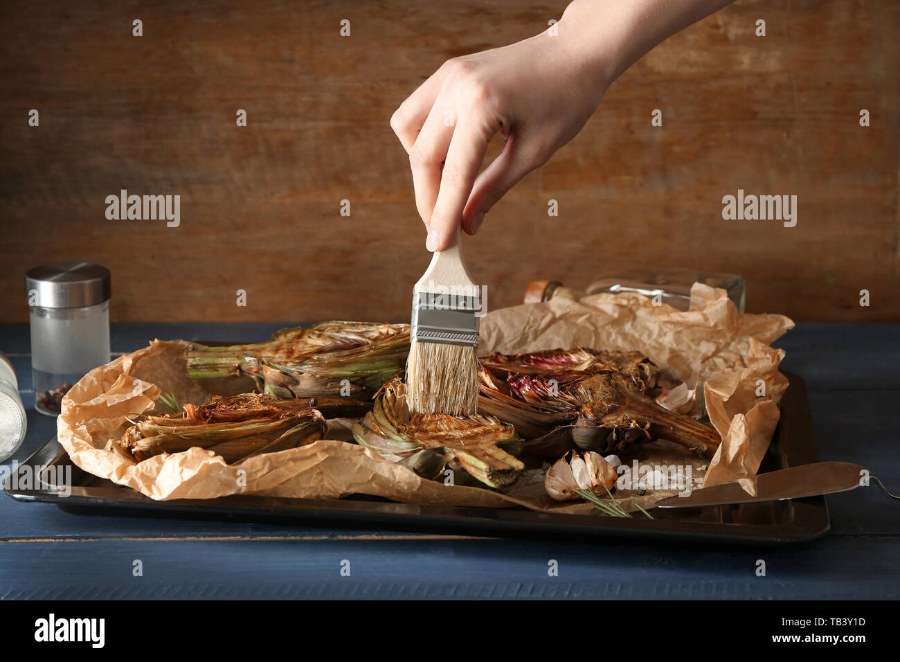 Smearing oil hi-res stock photography and images - Alamy