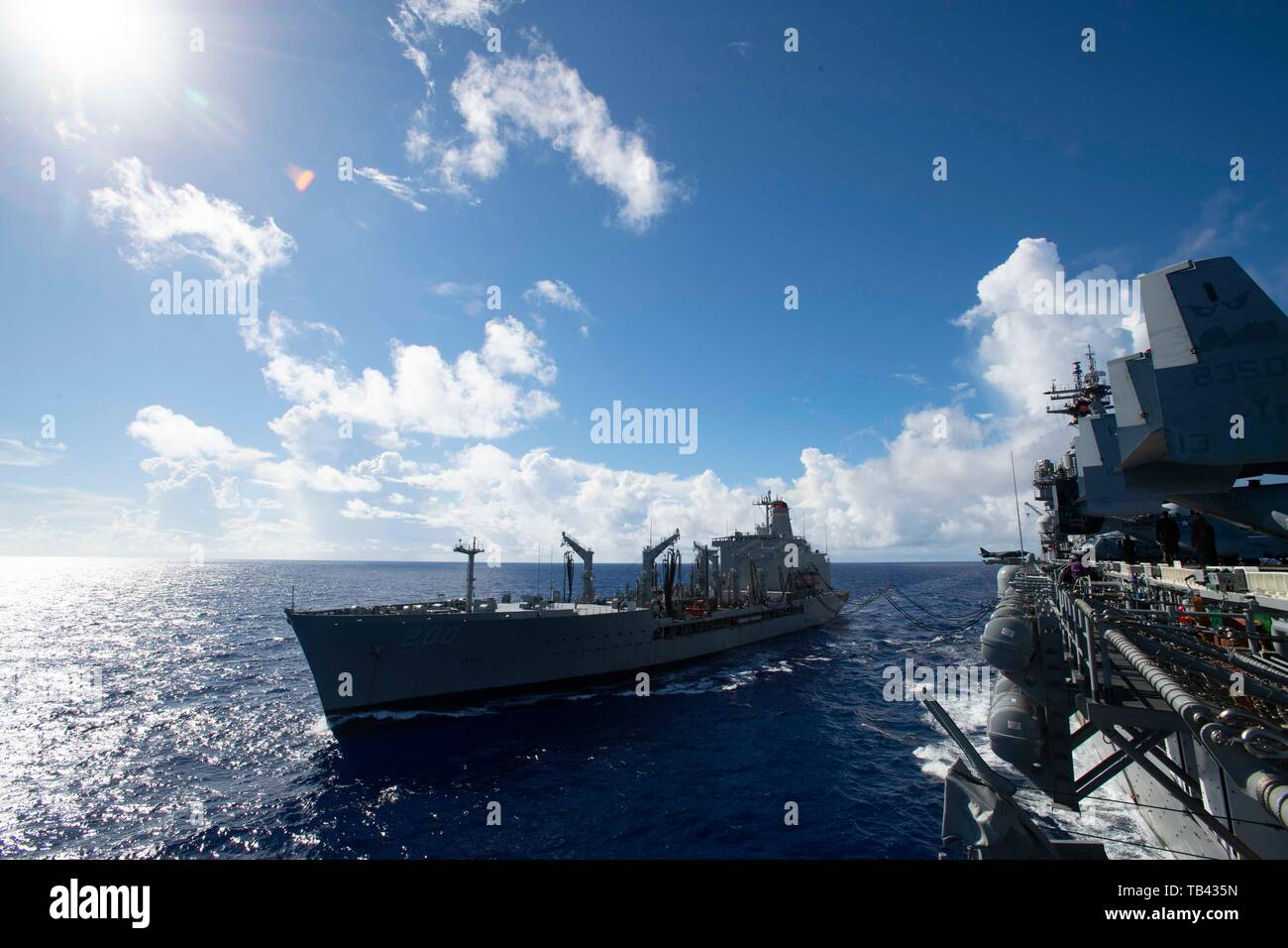 Oiler ship hi-res stock photography and images - Alamy