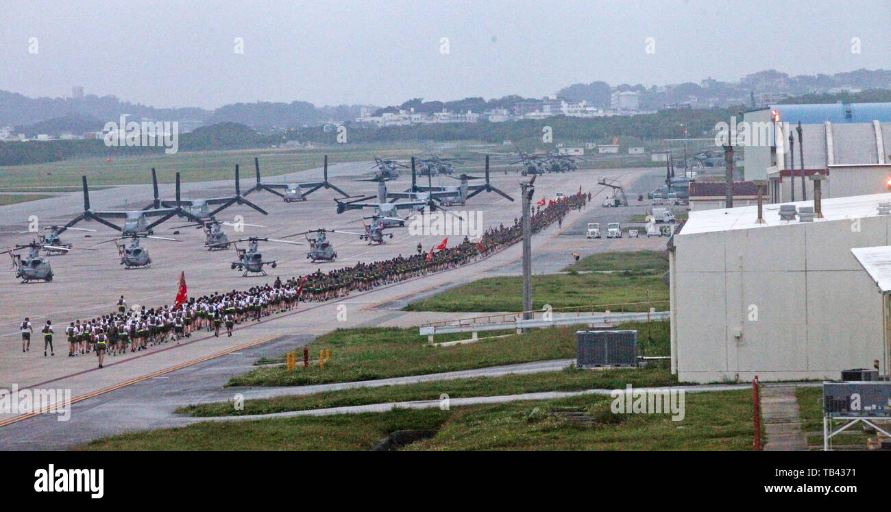 1st maw flight line run motivational run hi-res stock photography and ...