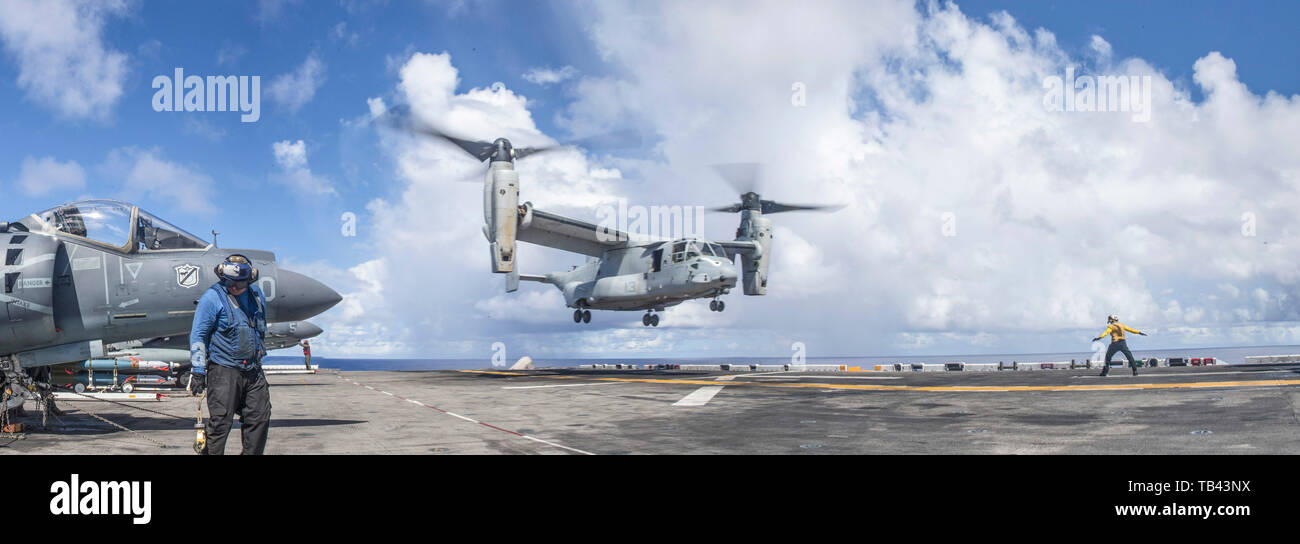 190526-M-EC058-0216 PACIFIC OCEAN (May 26, 2019) A U.S. Marine Corps MV ...