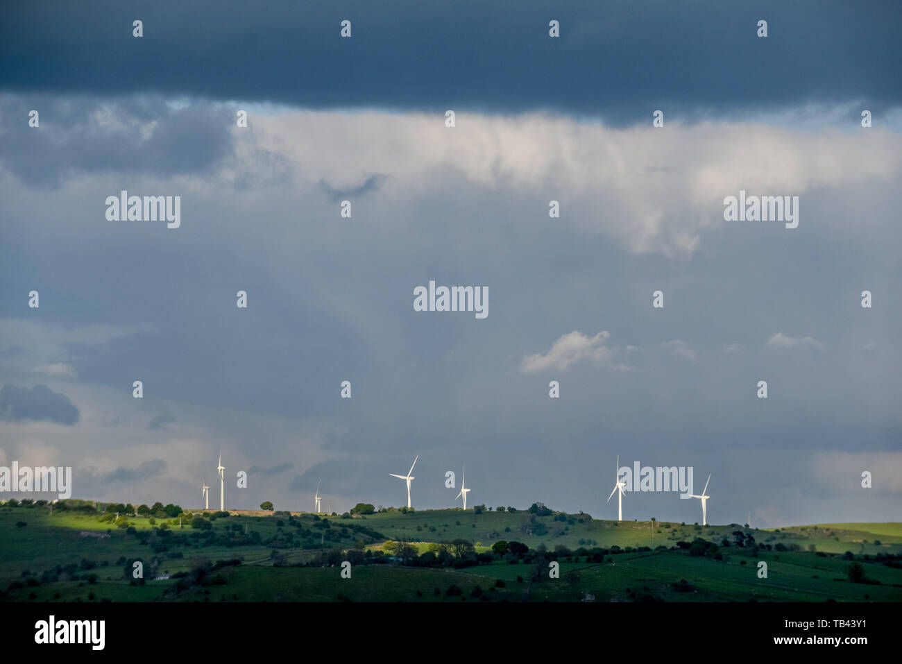 Parwich peak district hi-res stock photography and images - Alamy