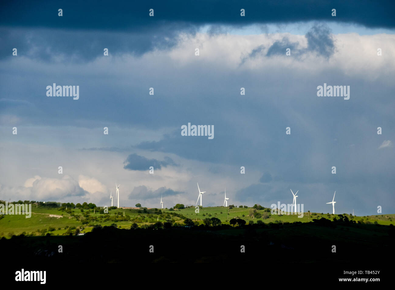 Parwich peak district hi-res stock photography and images - Alamy