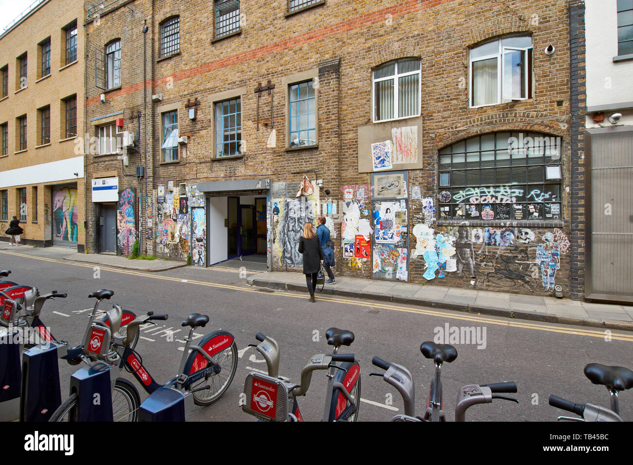 Spitalfields street scene london england hi-res stock photography and ...