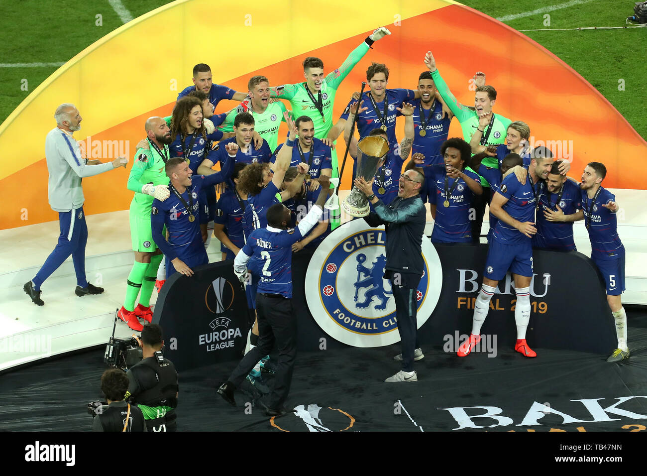 Chelsea players celebrate with the trophy during the UEFA Europa League ...